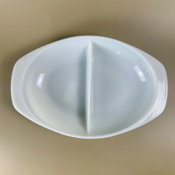 Pyrex | Kitchen | Vintage Pyrex 53 Divided Dish 15 Qt White Opal Glass ...